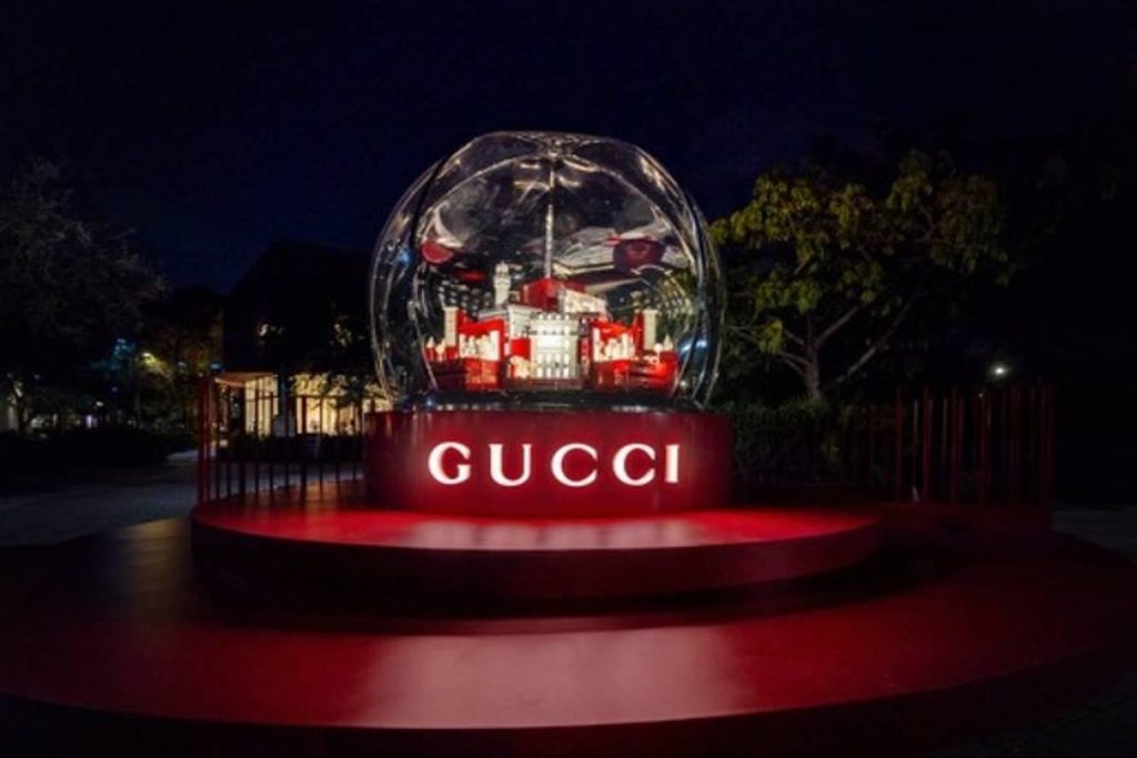 Gucci celebra le sue radici con un'installazione mozzafiato a miami ...